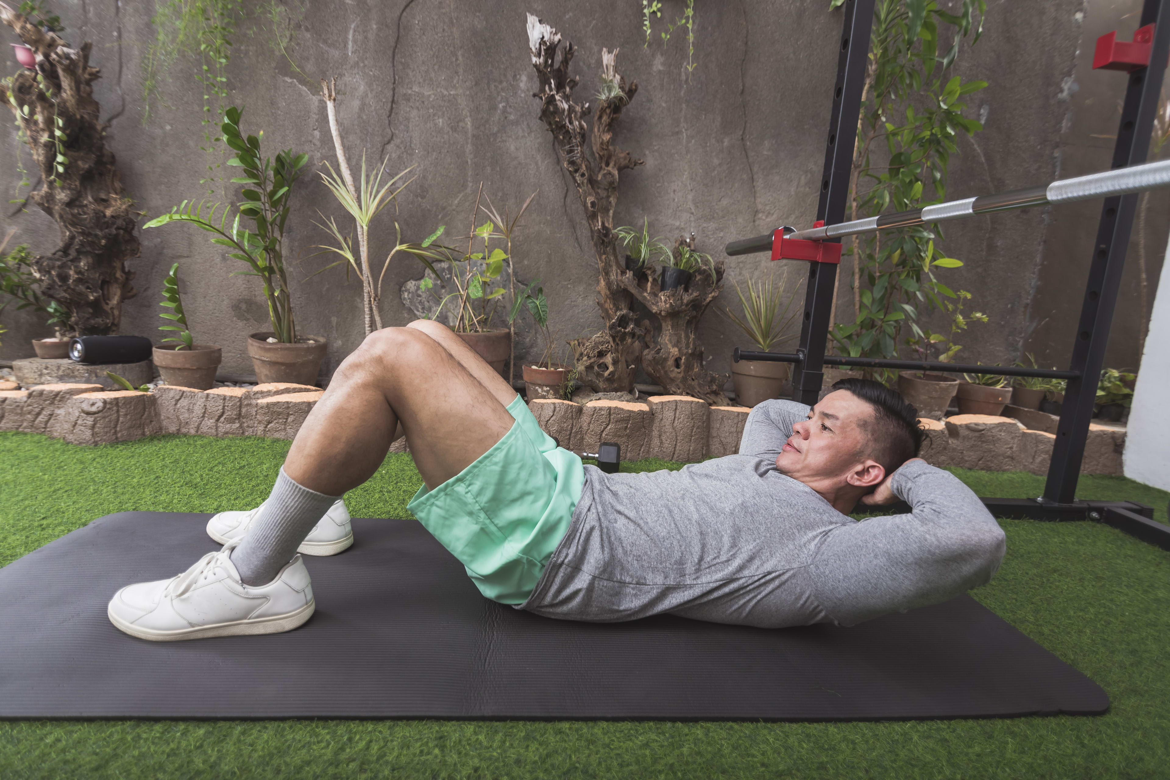 abdominal crunches exercise