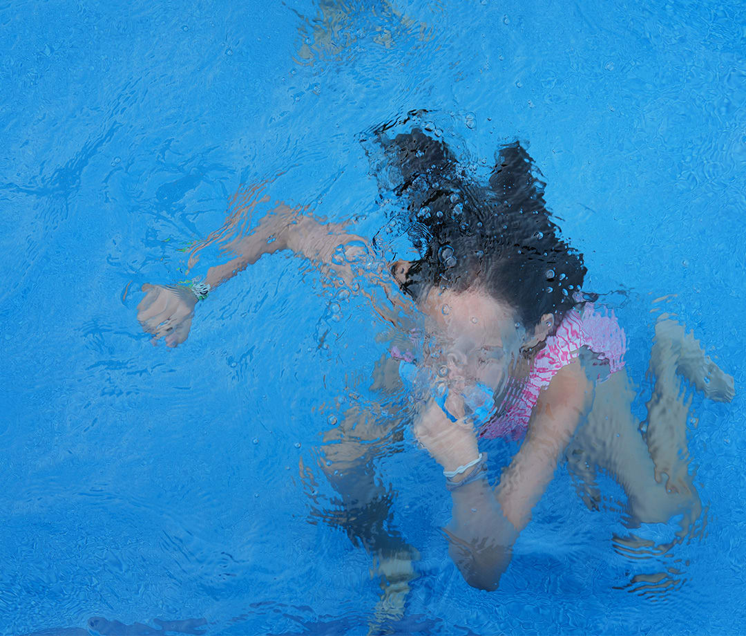 Leica Q3 43 Review: Sharp, Pricey, and Powerful - Men's Journal