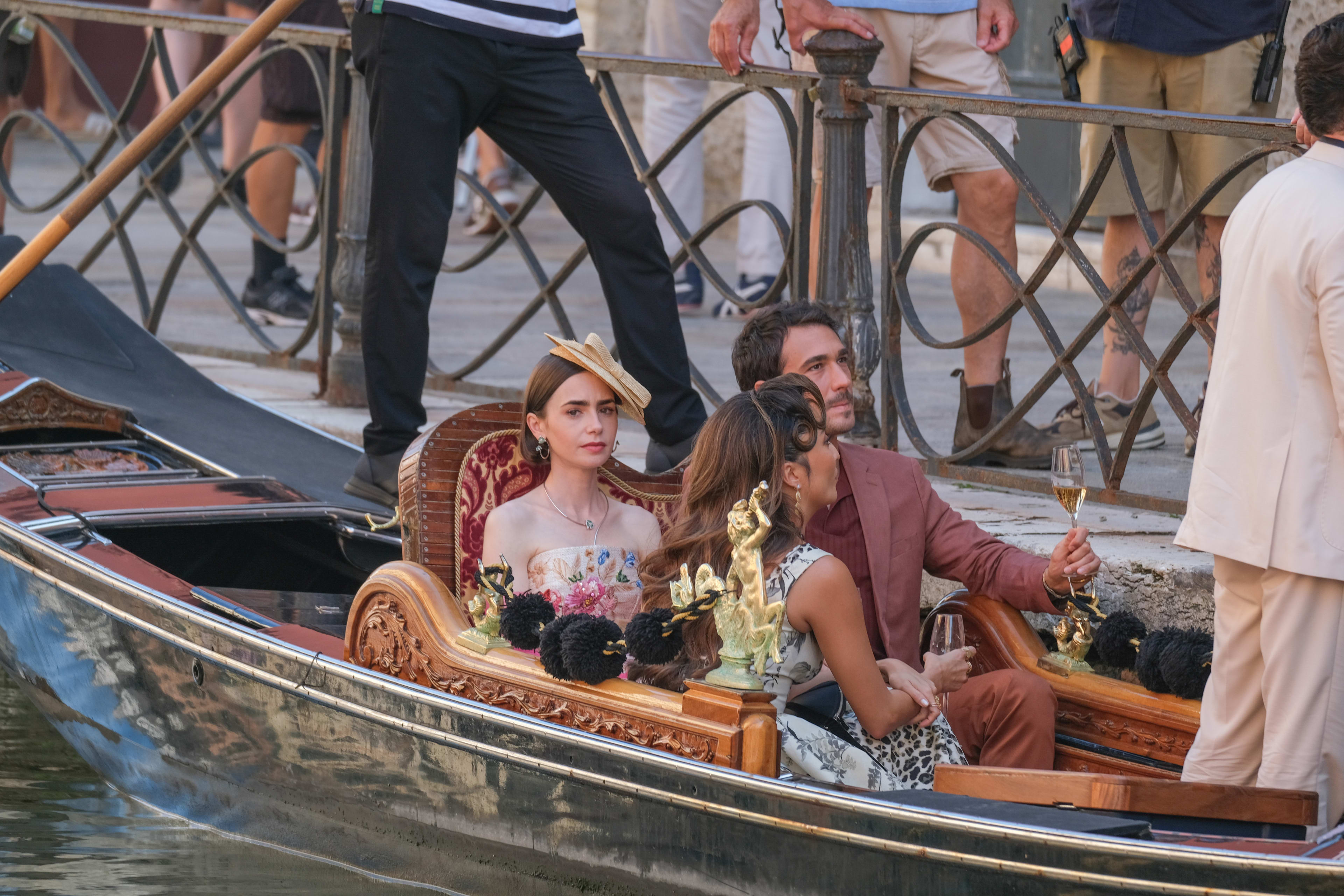 Netflix Brings Back One of Its Most Successful Comedy Drama Shows Ever ...