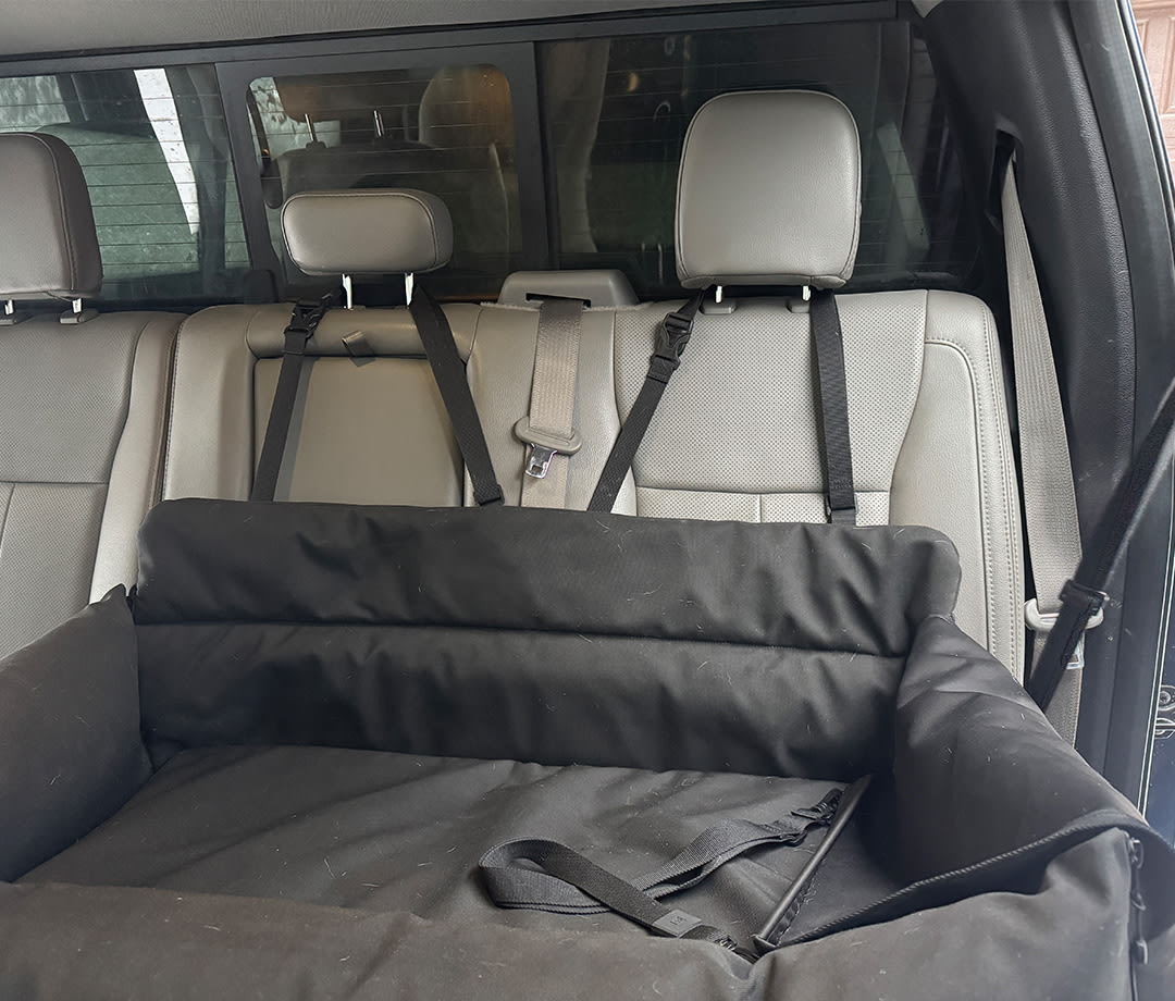 Black Lab Venture Tough Car Bed Review: The Best Dog Bed for Cars ...