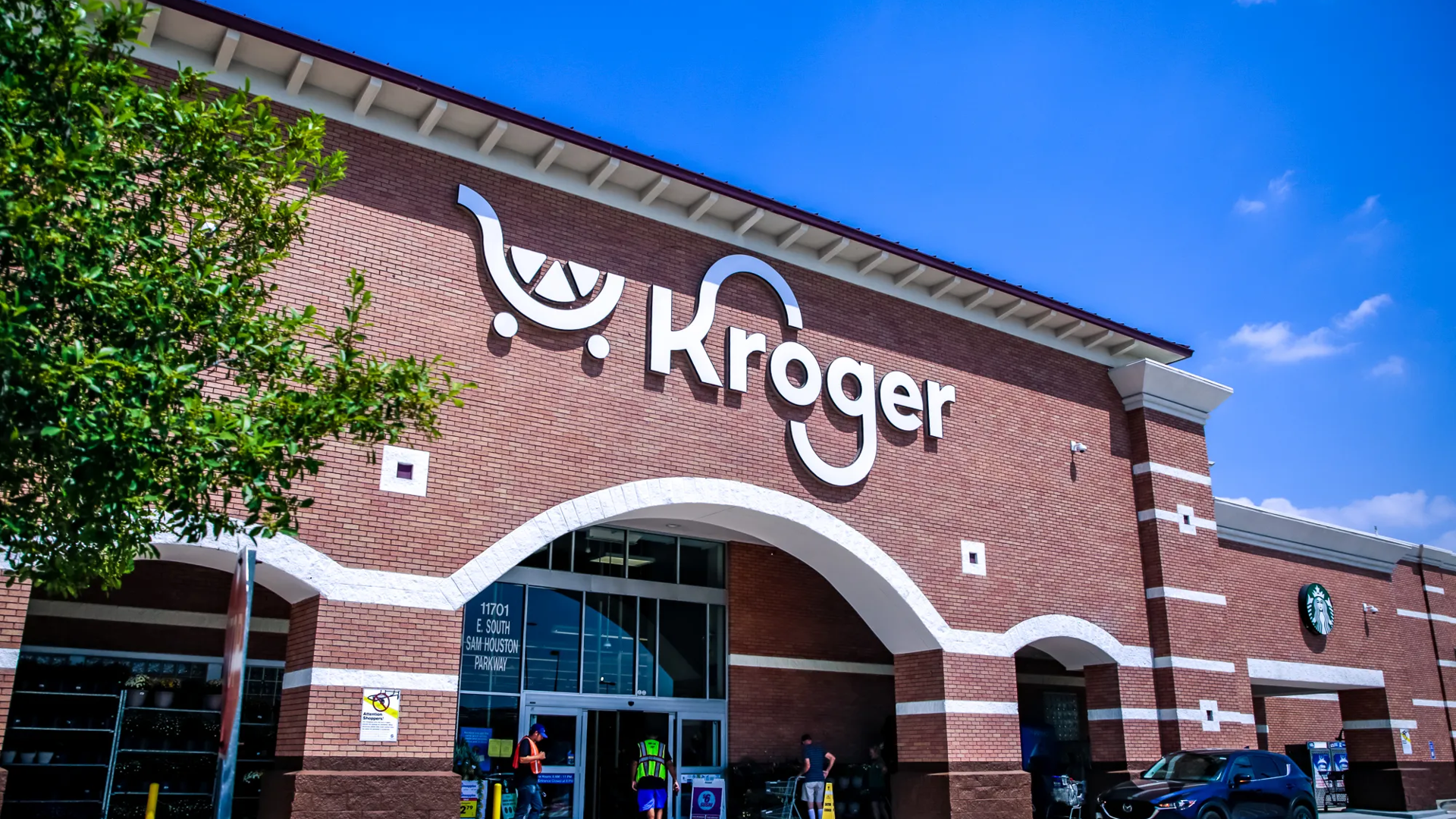 EVgo Plans 150 New Fast-Charging Stalls a Year at Kroger - Men's Journal