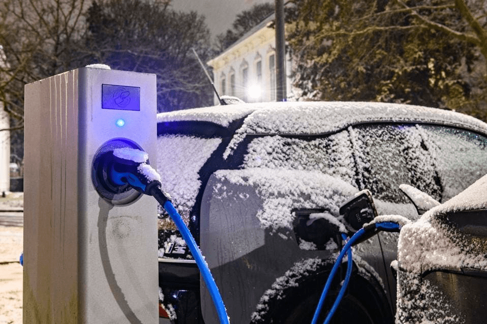 Essential Tips for EV Drivers to Charge Safely During Winter Storm Fern ...