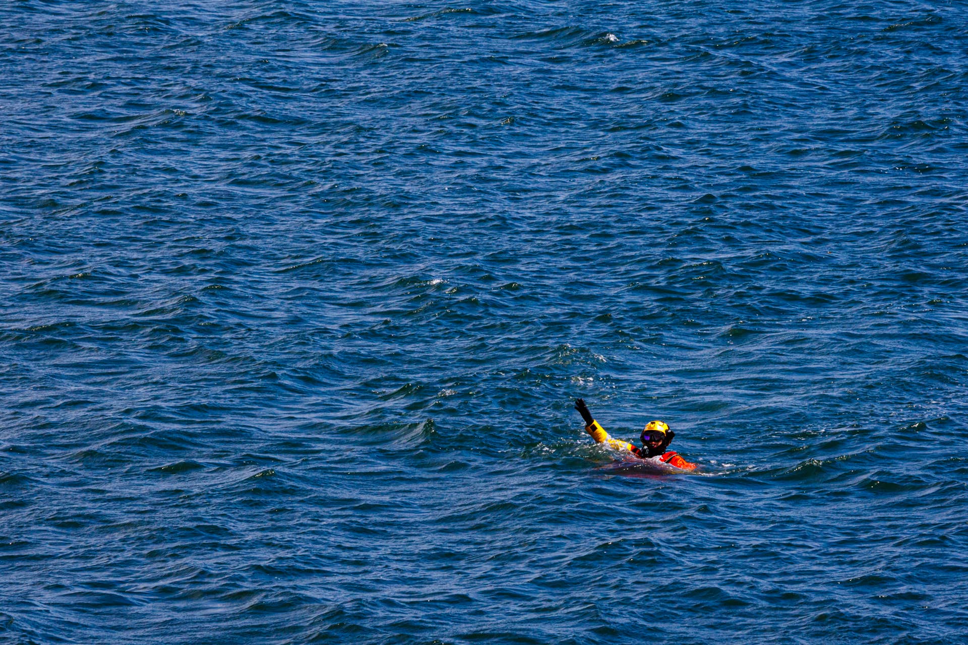 Hero 13-Year-Old Swims Long Distance to Save Stranded Family at Sea ...