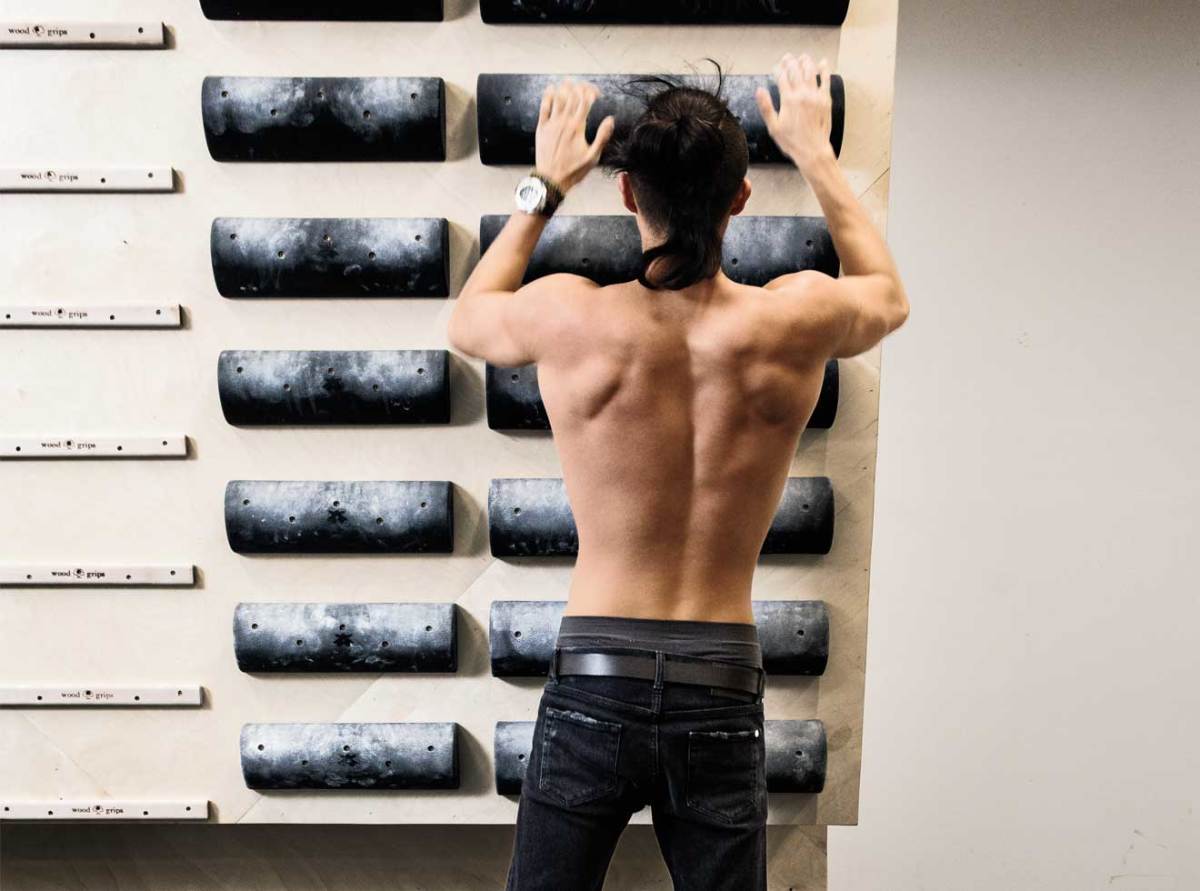 The Best Indoor Rock Climbing Workout to Build Strength | Men's Journal