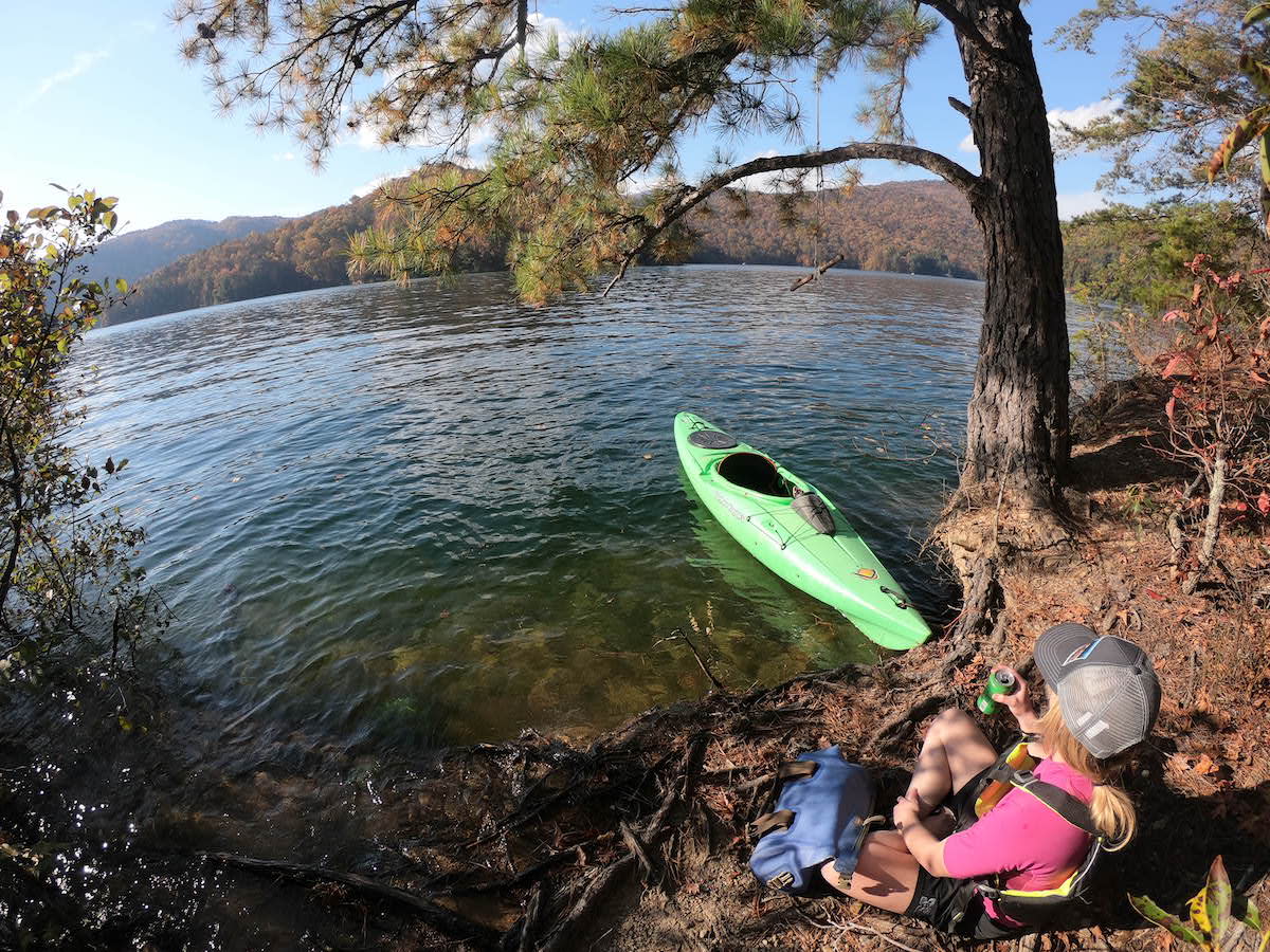 A Waterfall Tour Of Lake Jocassee By Kayak Mens Journal