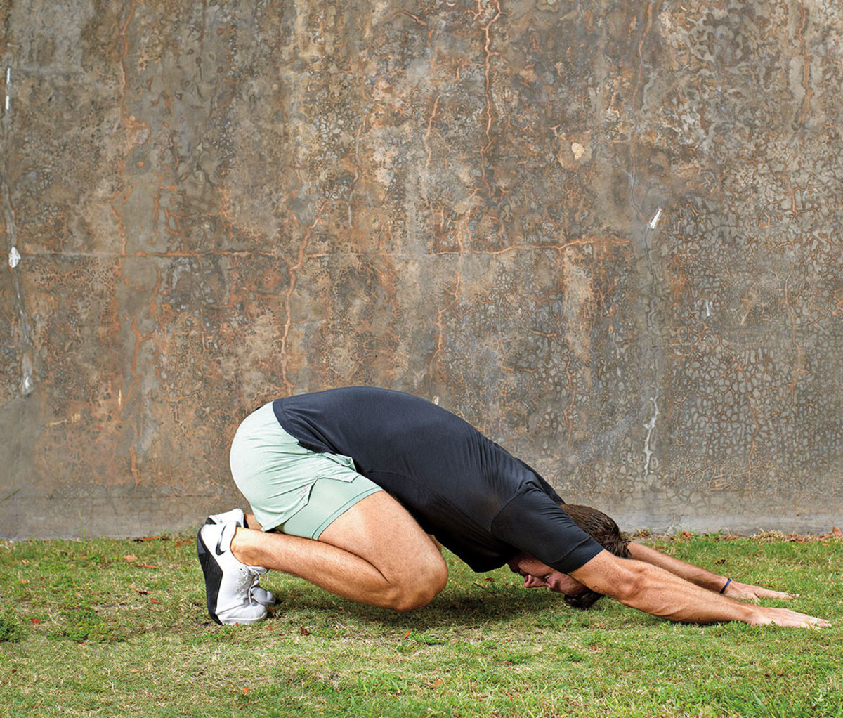 This Animal Flow Workout Will Get You Stronger | Men's Journal