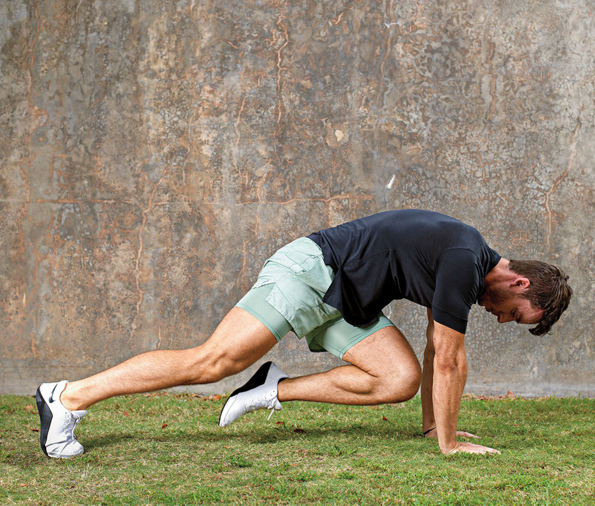 This Animal Flow Workout Will Get You Stronger | Men's Journal