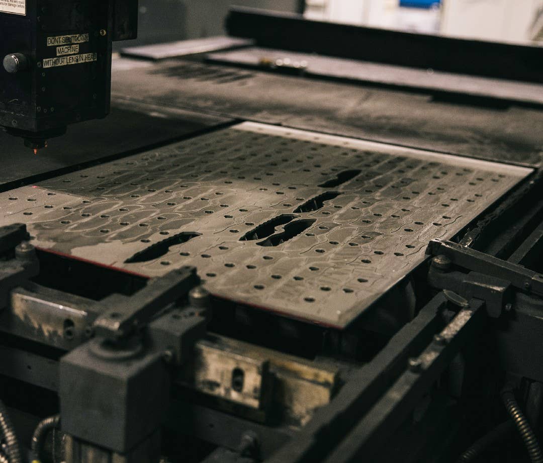 Inside Benchmade, America’s Largest Knife Factory | Men’s Journal