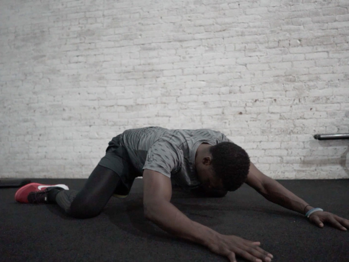 The 5 best stretches to open your hips before lifting