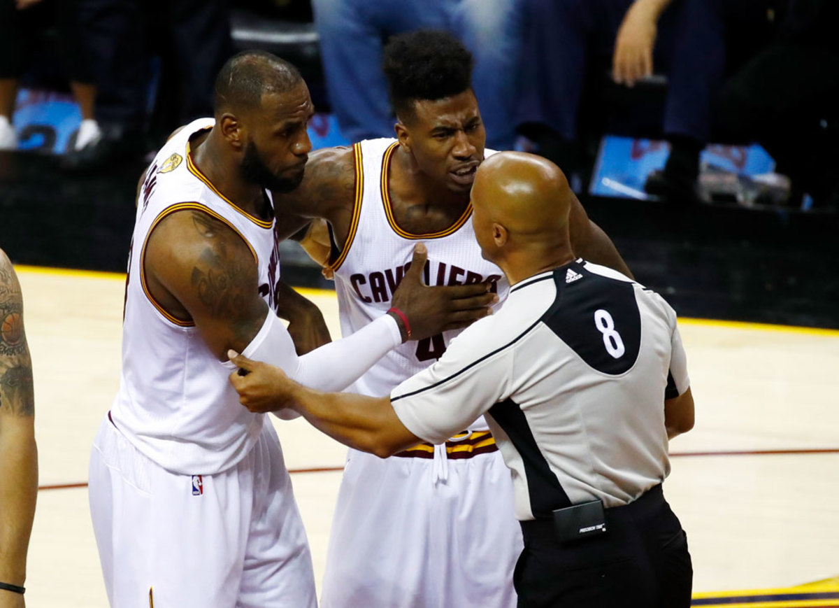 How an NBA Referee Trains to Keep up With the World’s Best Athletes